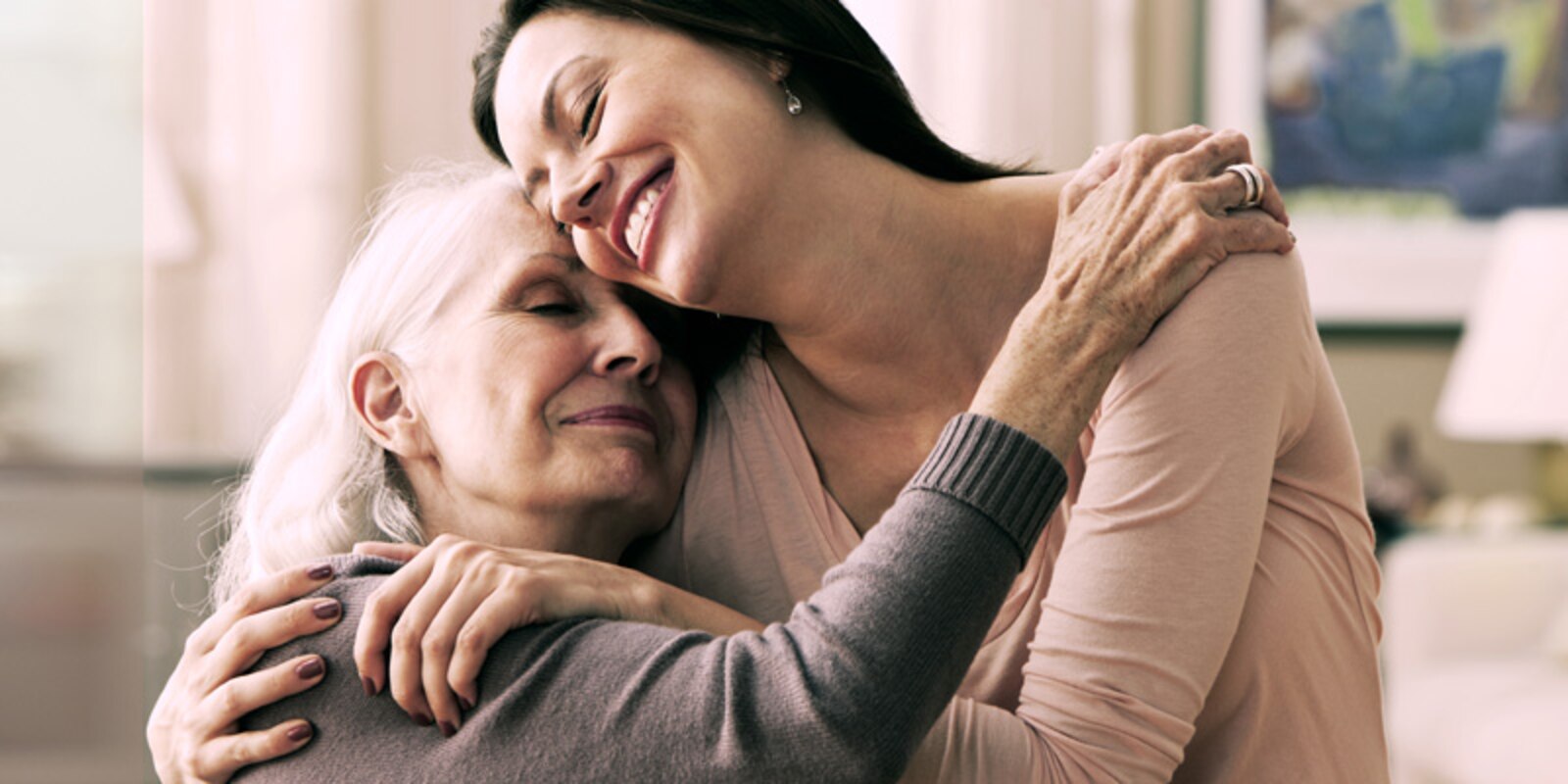 Intimbereich waschen bei der Pflege von Angehörigen | TENA